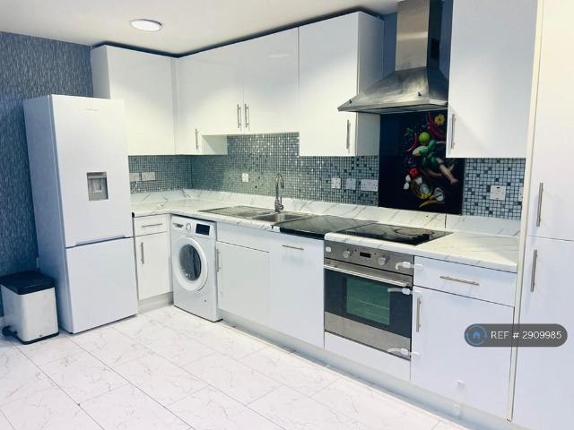 Whitgift Street, Croydon, CR0 2 bed flat to rent £2,200 pcm £508 pw