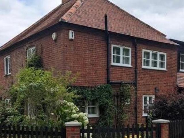 White Waltham, Berkshire, 3 Bedroom Semi detached