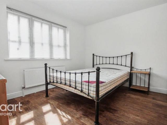 White Willow Close, Ashford 3 bed terraced house to rent £1,425 pcm £329 pw