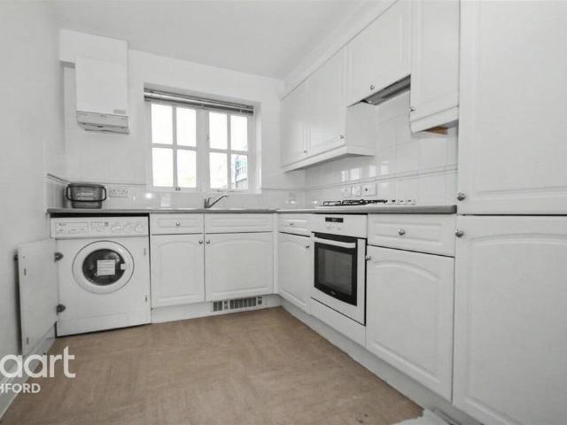 White Willow Close, Ashford 3 bed terraced house to rent £1,425 pcm £329 pw