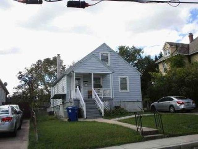 White Ave