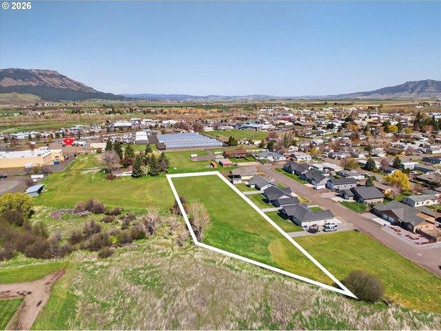 White Birch Ln, Island City, OR 97850
