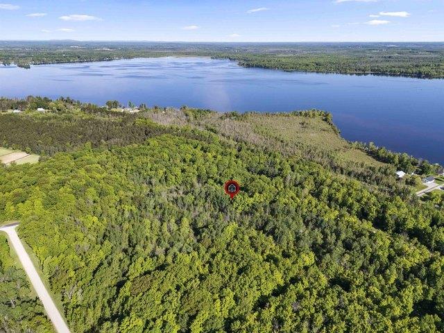 White Buck Ln Unit 9, Crivitz, WI 54114