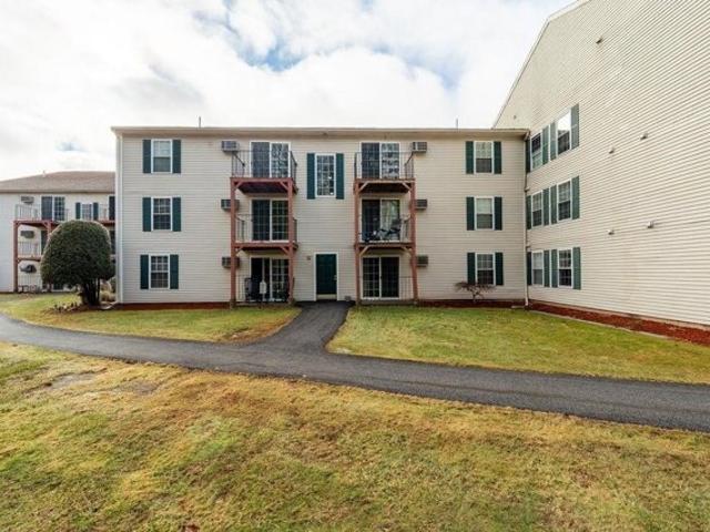 White Cedar Blvd, Portsmouth, Condo For Sale