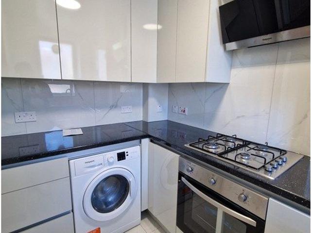 White City Estate, London W12, 4 bed flat to rent, £3,200 pcm | PrimeLocation
