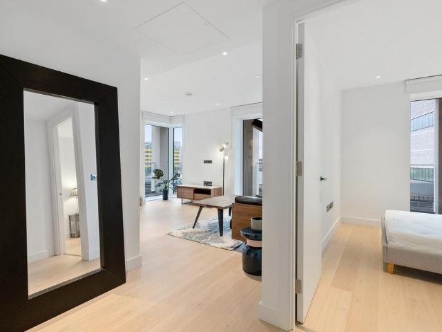 White City Living, London, W12 2 bed apartment to rent £4,000 pcm £923 pw