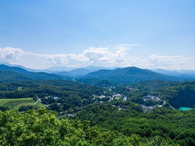 White Falcon Dr Lot 31, Sylva, NC 28779