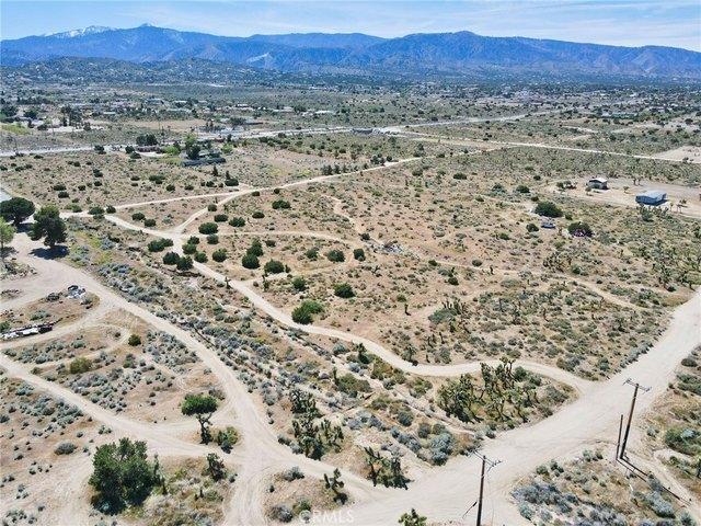 White Fox, Phelan, CA 92371