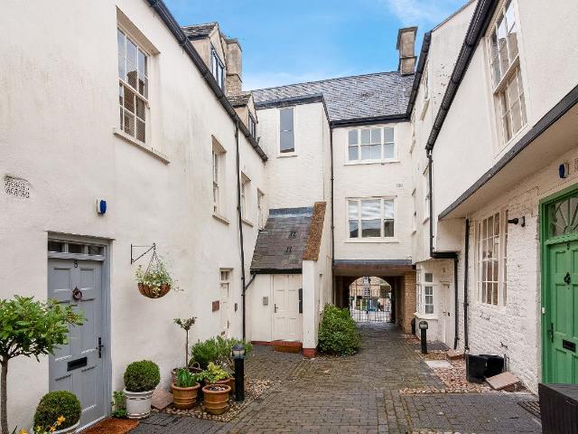 White Hart Mews, High Street, Chipping Norton OX7, 2 bed flat to rent, £1,050 pcm | PrimeLocation