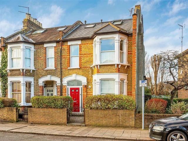 White Hart Lane, London SW13 3 bed house to rent £3,500 pcm £808 pw