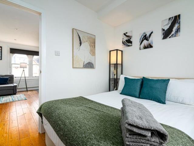 White Hart Lane N17, Room to rent, £700 pcm | PrimeLocation
