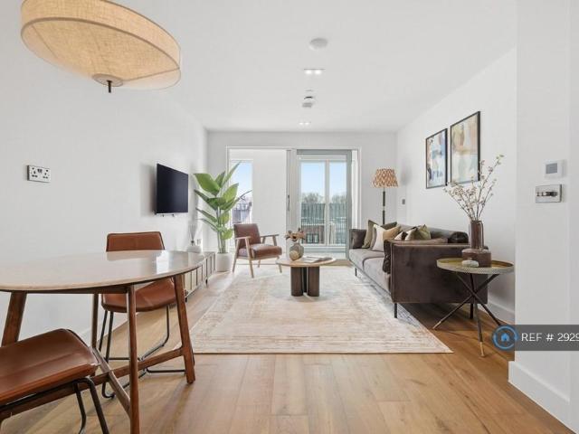 White Horse Road, London, E1 1 bed flat to rent £2,300 pcm £531 pw