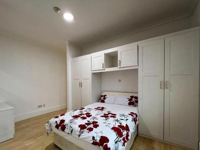 White Horse Street, London, 1 Bedroom Apartment