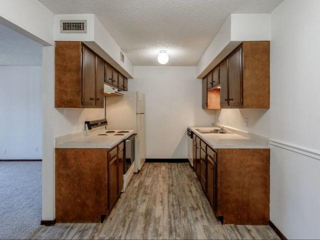 White Lakes 1 Bedroom Apartment for Rent at 3730 Sw Plaza Dr, Topeka, KS 66609