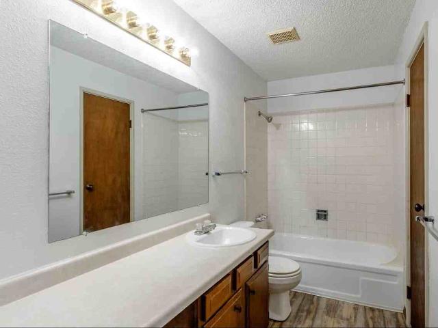 White Lakes 2 Bedroom Apartment for Rent at 3730 Sw Plaza Dr, Topeka, KS 66609