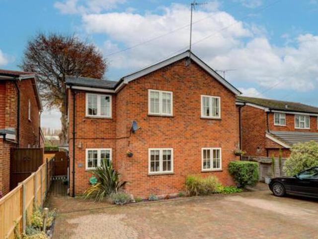 White Lion Road, Amersham, 3 Bedroom Semi detached