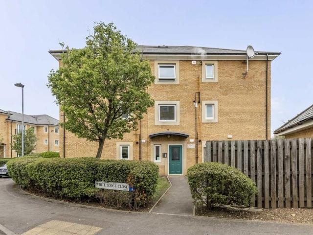White Lodge Close, Old Isleworth TW7 1 bed flat to rent £1,495 pcm £345 pw