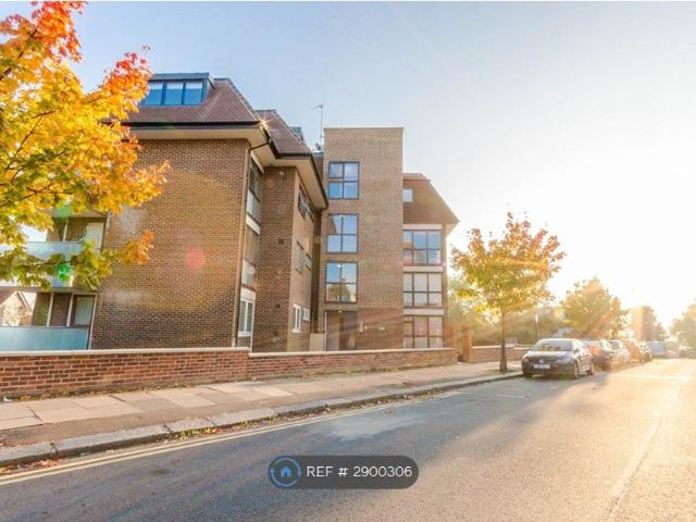 White Lodge, London NW11, 2 bed flat to rent, £3,250 pcm | PrimeLocation