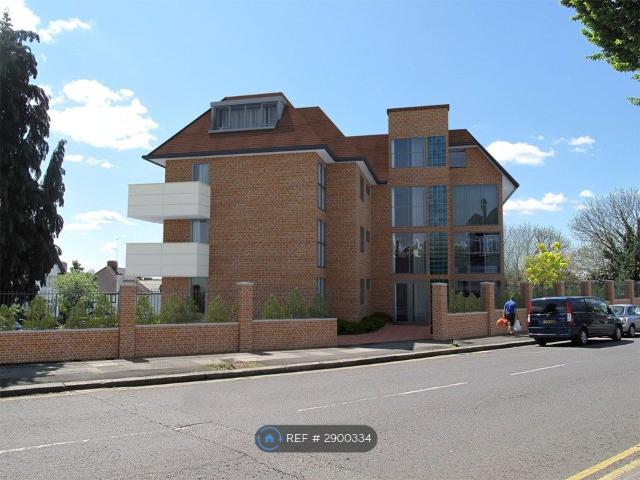 White Lodge, London NW11, 3 bed flat to rent, £3,650 pcm | PrimeLocation