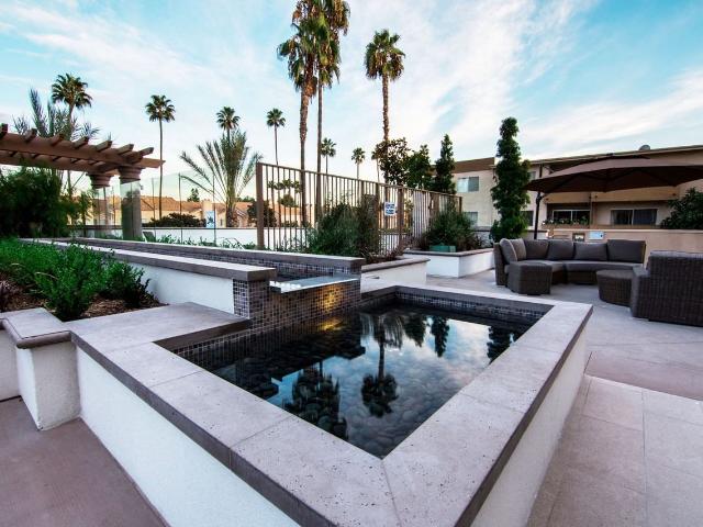 White Magnolia 2 Bedroom Apartment for Rent at 17720 Magnolia Blvd, Los Angeles, CA 91316 Encino