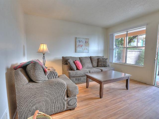 White Oak Apartments 1 Bedroom Apartment for Rent at 121 Cardenas Dr Ne, Albuquerque, NM 87108 Fair West