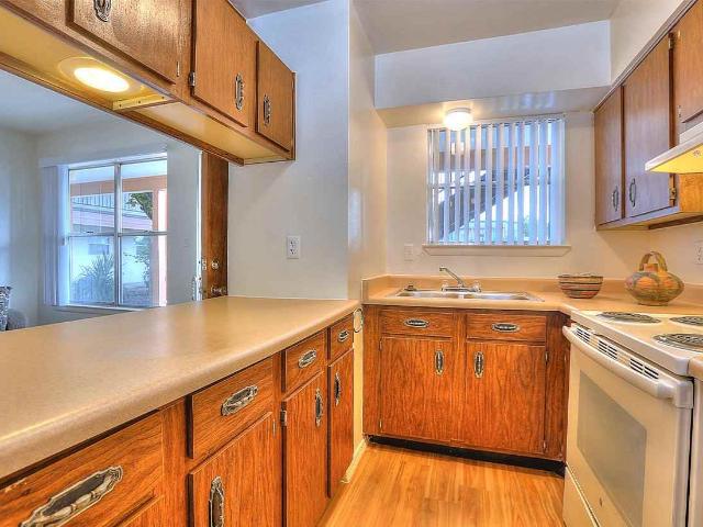 White Oak Apartments 1 Bedroom Apartment for Rent at 121 Cardenas Dr Ne, Albuquerque, NM 87108 Fair West