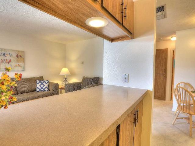 White Oak Apartments 1 Bedroom Apartment for Rent at 121 Cardenas Dr Ne, Albuquerque, NM 87108 Fair West