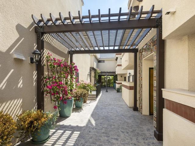 White Oak Apartments 1 Bedroom Apartment for Rent at 5465 White Oak Ave, Los Angeles, CA 91316 Encino