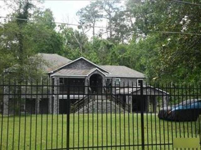 White Oak Dr N