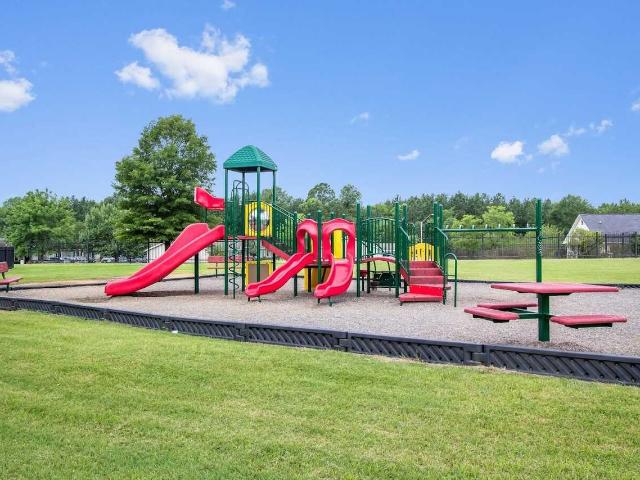 White Oak Estates Apartments 2 Bedroom Apartment for Rent at 755 Glencross Dr, Jackson, MS 39206