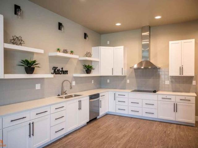 White Oak Luxury Apartments 2 Bedroom Apartment for Rent at 1807 Wiltsey Rd Se, Salem, OR 97306 South Gateway