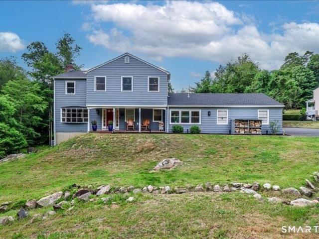 White Pine Dr, Brookfield, Home For Sale