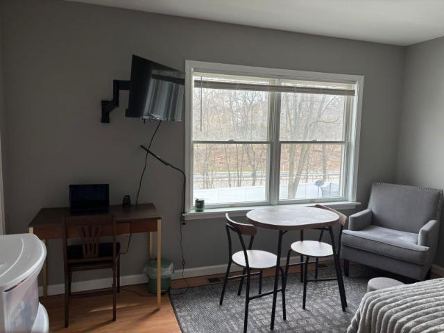 White Plains Male Roommate