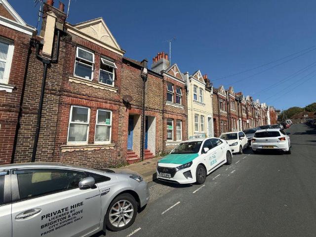 White Street, Brighton, East Sussex. 6 bed house to rent £3,600 pcm £831 pw