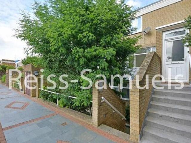 Whitebeam Close,oval, London, 4 Bedroom Maisonette
