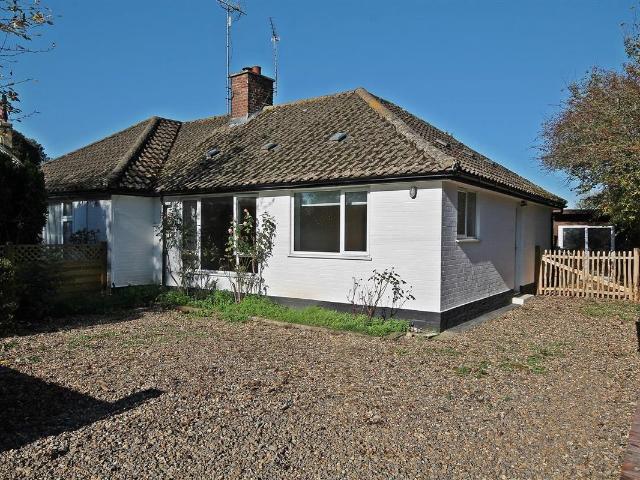 Whitebeams, The Street, Barham CT4, 2 bed bungalow to rent, £1,450 pcm | PrimeLocation