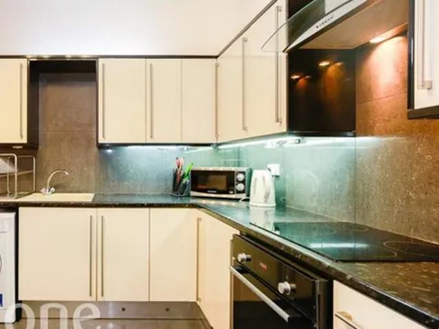 Whitechapel Cycles, Whitechapel Road, London, E1 1DW, United Kingdom | 3 bed house for rent #167692993 | Rentberry