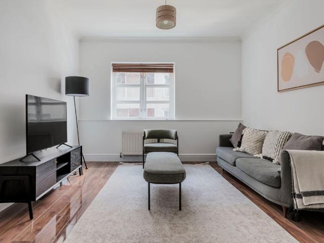 Whitechapel E1, 1 bed flat to rent, £2,610 pcm | PrimeLocation