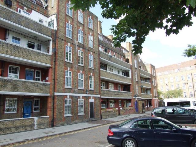 Whitechapel, E1, Spacious 3 Bedroom Apartment