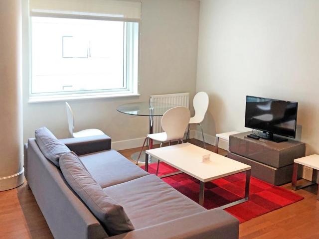 Whitechapel High Street, Aldgate. Studio to rent £2,145 pcm £495 pw