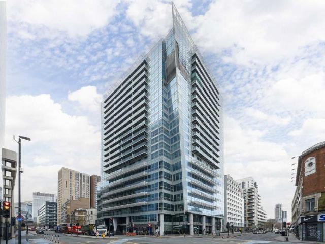 Whitechapel High Street, London E1 2 bed flat to rent £3,100 pcm £715 pw