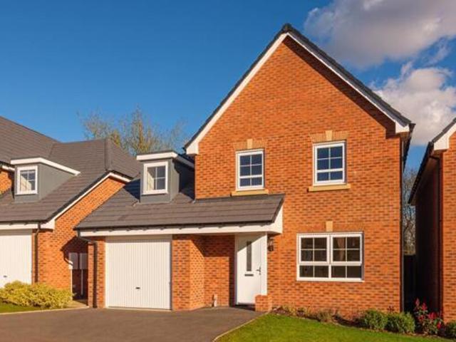 Whitechapel Road, Cleckheaton, 4 Bedroom Detached