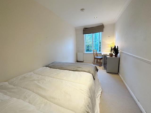 Whitechapel Road, London E1, 6 bed shared accommodation to rent, £900 pcm | PrimeLocation