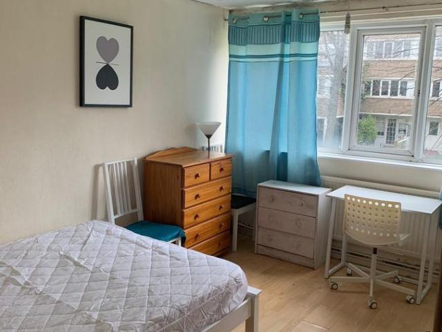 Whitechapel Road, London E1, Room to rent, £875 pcm | PrimeLocation