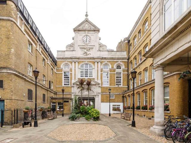Whitechapel Road, Whitechapel. 2 bed maisonette to rent £2,850 pcm £658 pw