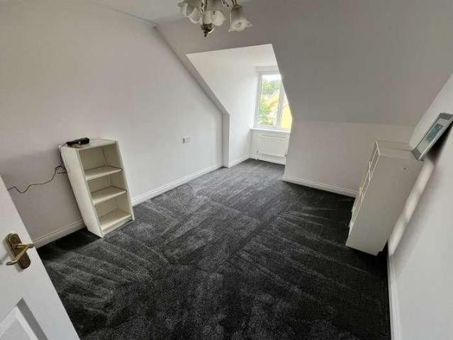Whitecliff, BH14