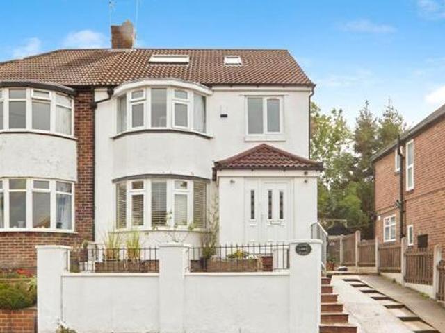 Whitecote Gardens, Leeds, 4 Bedroom Semi detached