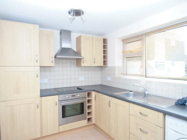 Whitecroft, Ash Lane, Rustington, West Sussex BN16, 1 bed flat to rent, £1,000 pcm | PrimeLocation