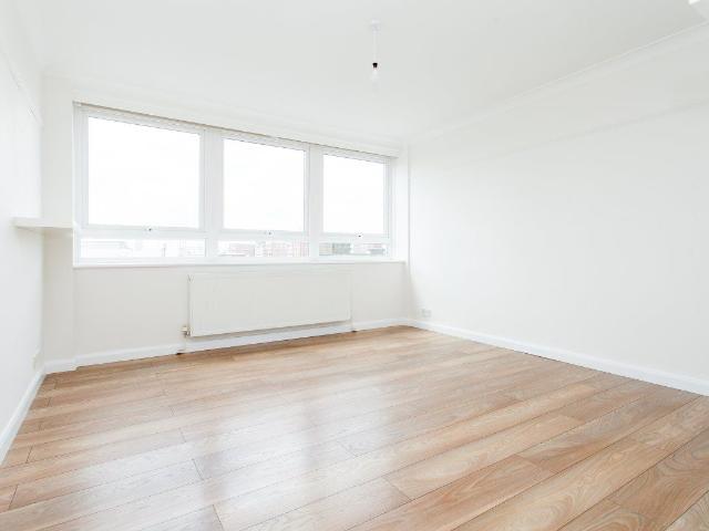 Whitecross Street, Old Street EC1Y, 1 bed flat to rent, £1,850 pcm | PrimeLocation