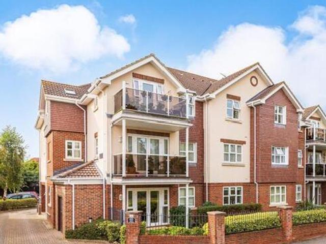 Whitefield Road, New Milton, 2 Bedroom Flat